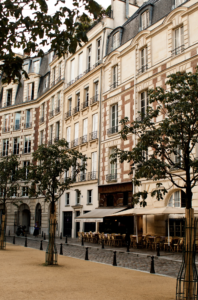Paris City Guide for Flâneurs - Willow & Oak Events