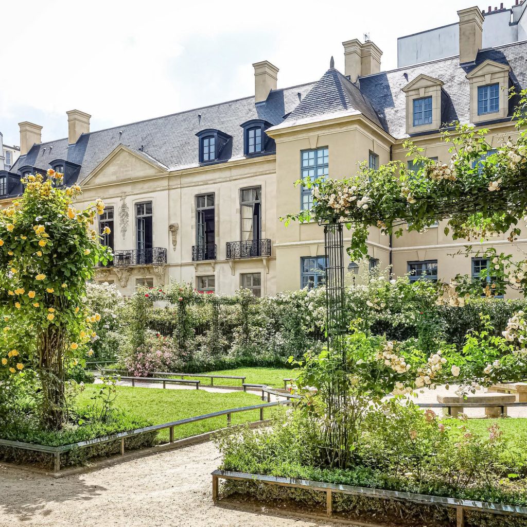 Paris City Guide for Flâneurs - Willow & Oak Events